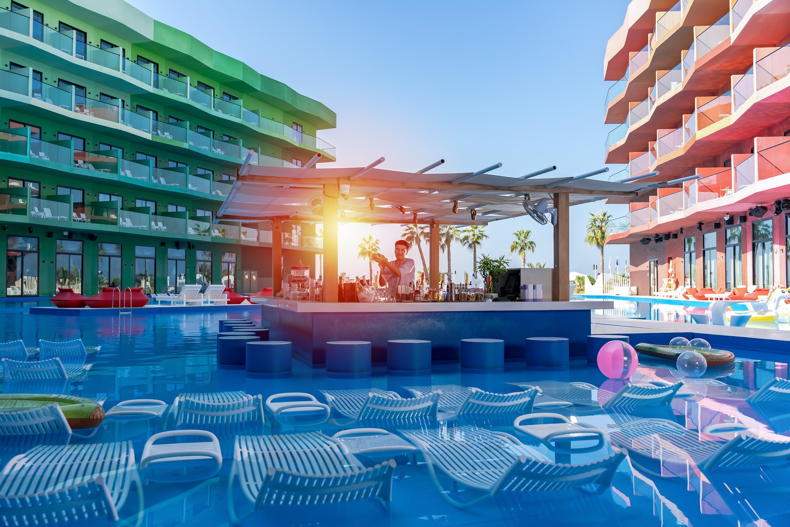 Lagoon Pool Bar - Best Dubai Brunch - the best brunches and restaurants